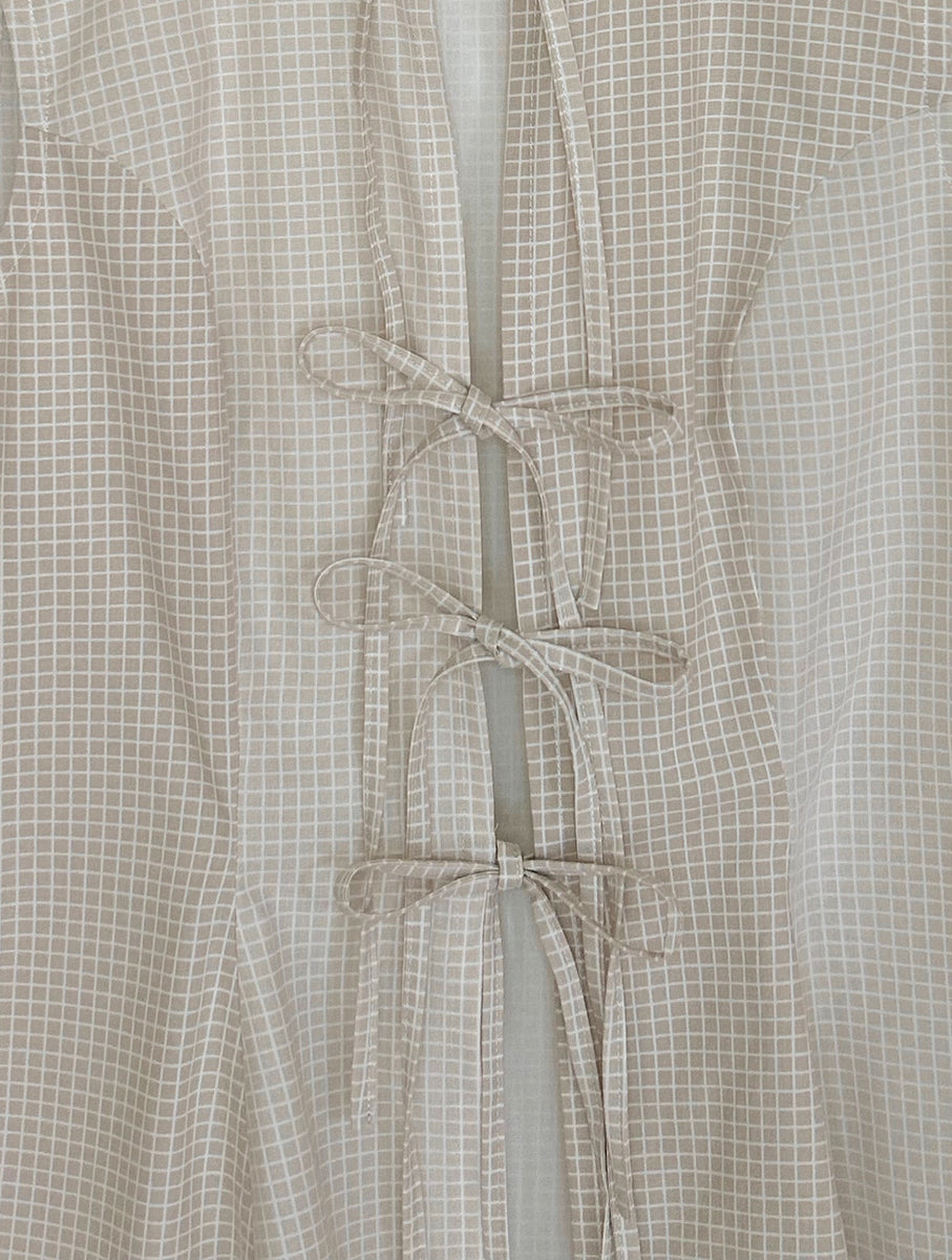 beige graph paper L – Eleanor Stieva